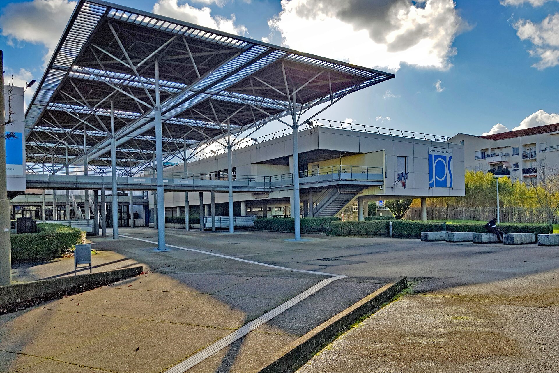 Lycée Jean-Paul Sartre Bron - PASCH-Initiative